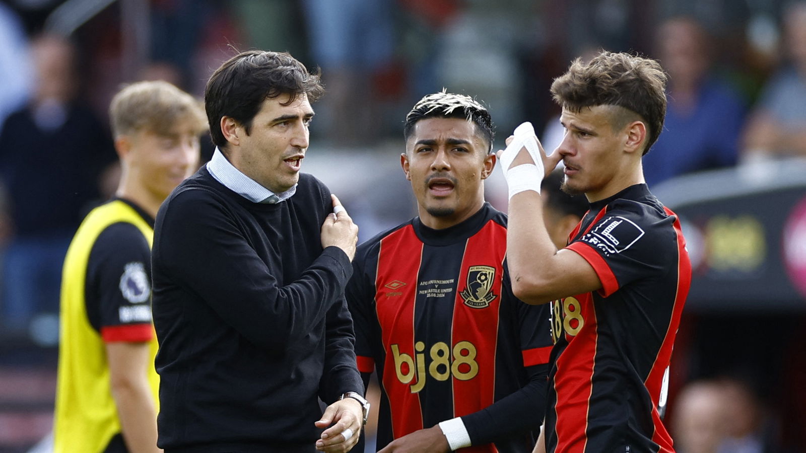 Bournemouth boss embarrassingly blames match official for failure to ...