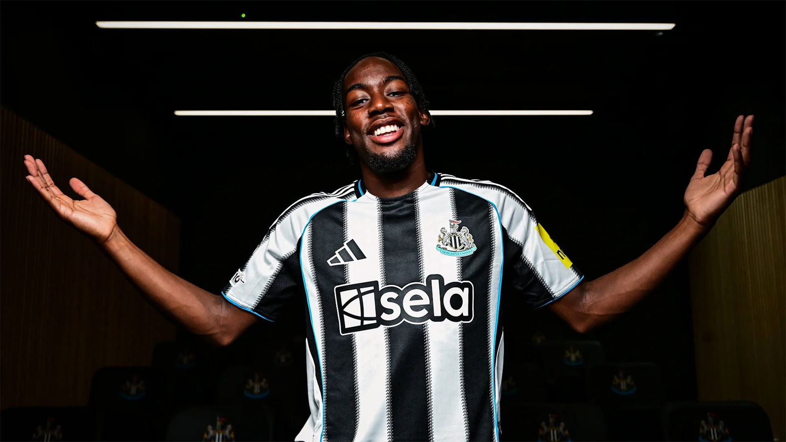 Nottingham Forest fans react to Anthony Elanga choosing Newcastle United - Varied response ...