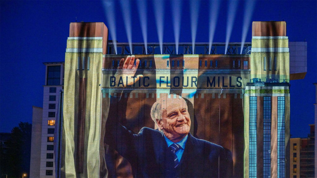 Exclusive Warren Barton interview - Sir Bobby, Ruud Gullit, Eddie Howe ...