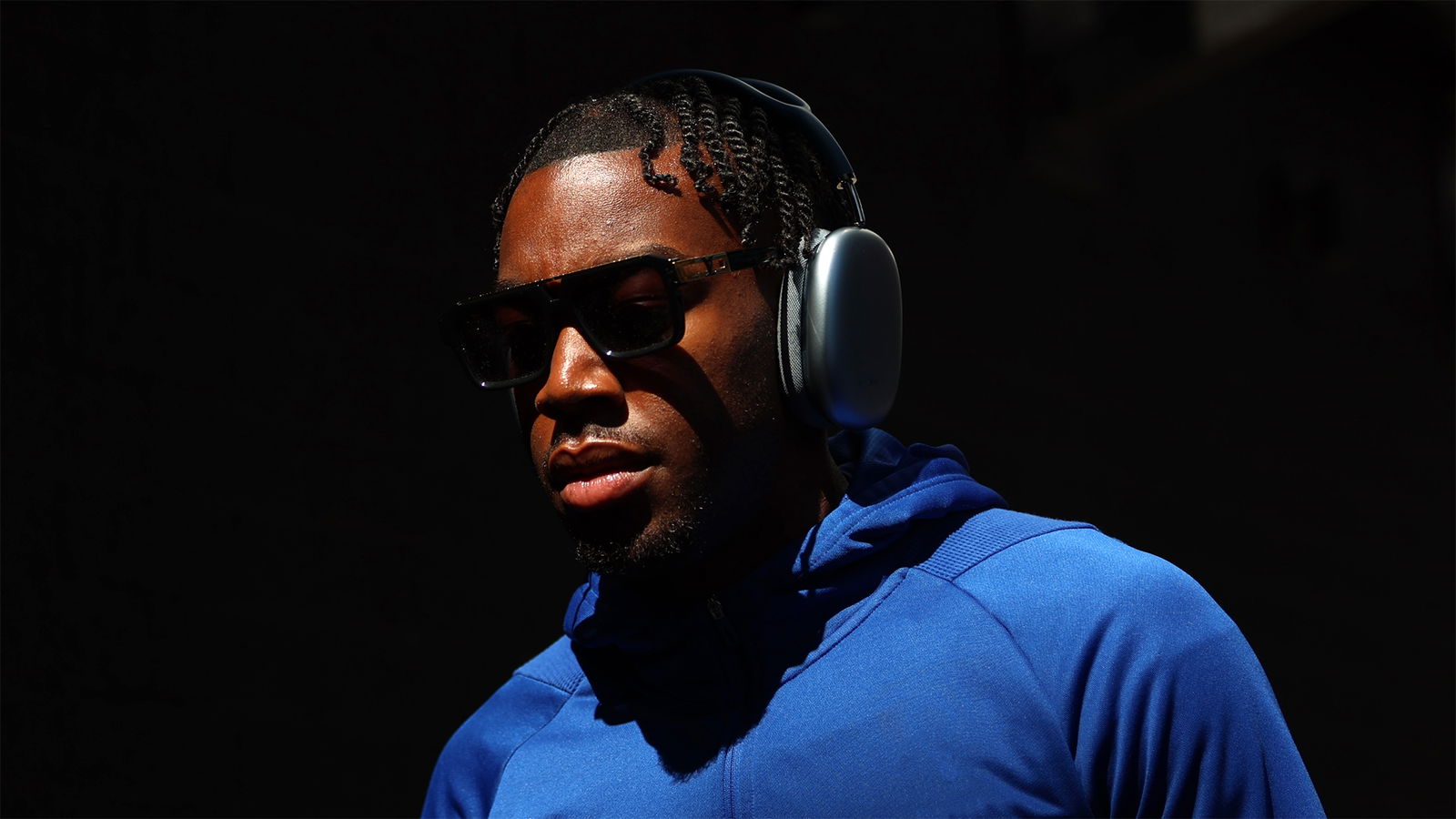 Anthony Elanga has now landed at Newcastle Airport by private jet to do ...