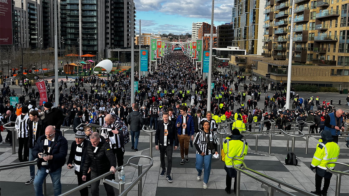 Carabao Cup Final tickets - Touts charging Liverpool fans and Newcastle ...