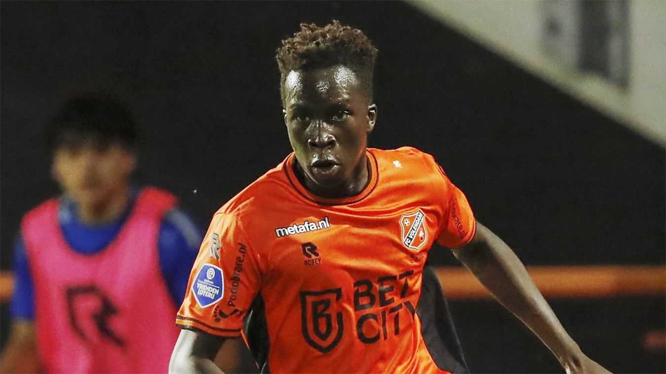 Garang Kuol makes first start for FC Volendam - Doesn’t end well - NUFC ...