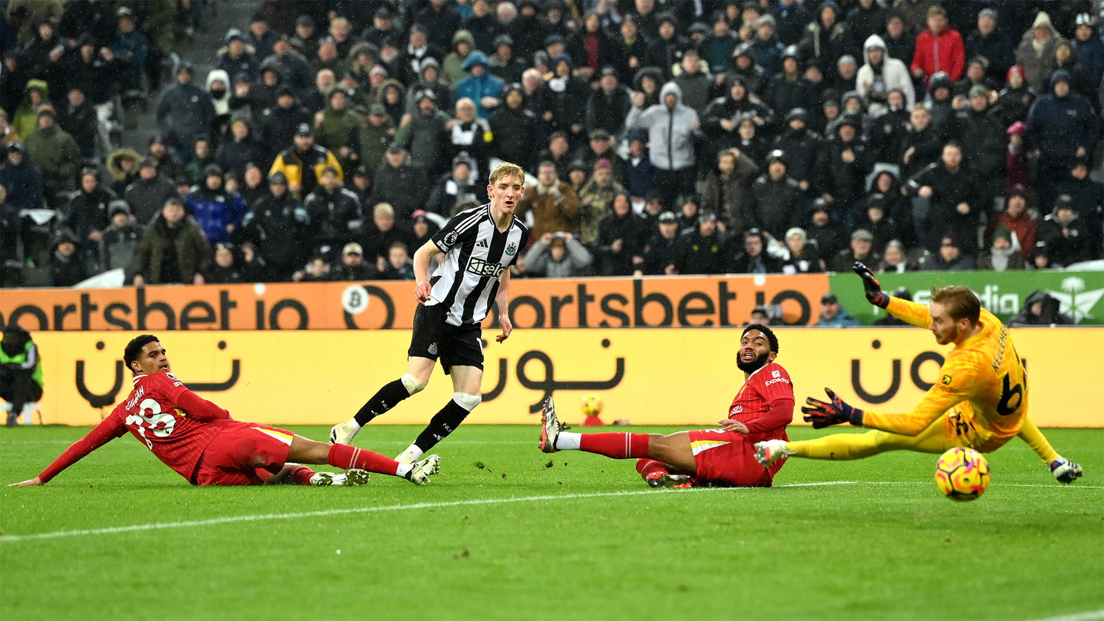 Anthony Gordon goes public with his stance on Liverpool speculation ...