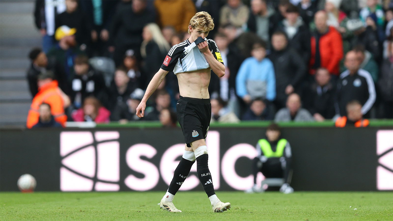 Happy day for their 500 fans who had bothered, while our 50,000 ...