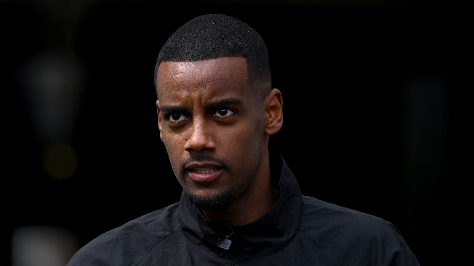 Liverpool share surgery update on Alexander Isak as six-month worst ...