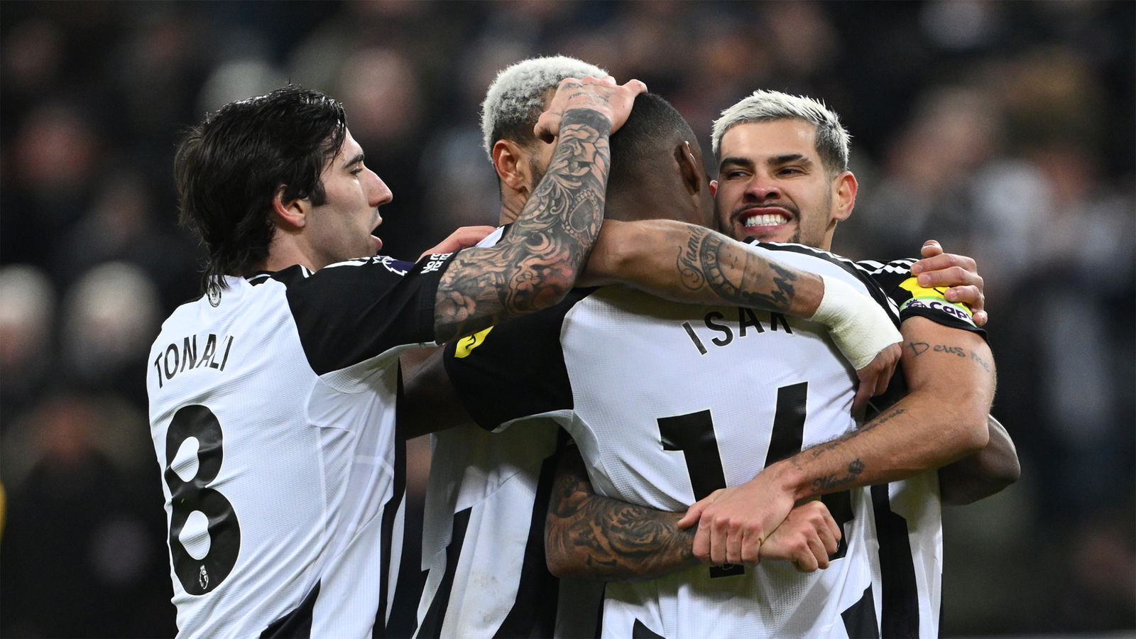 The best 15 central midfielders in world football - Two Newcastle ...