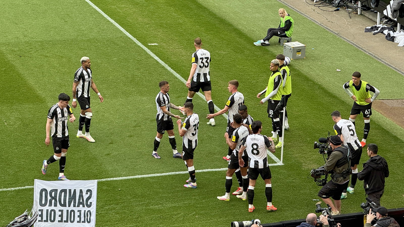 Watch official Newcastle United 4 Manchester United 1 highlights here ...