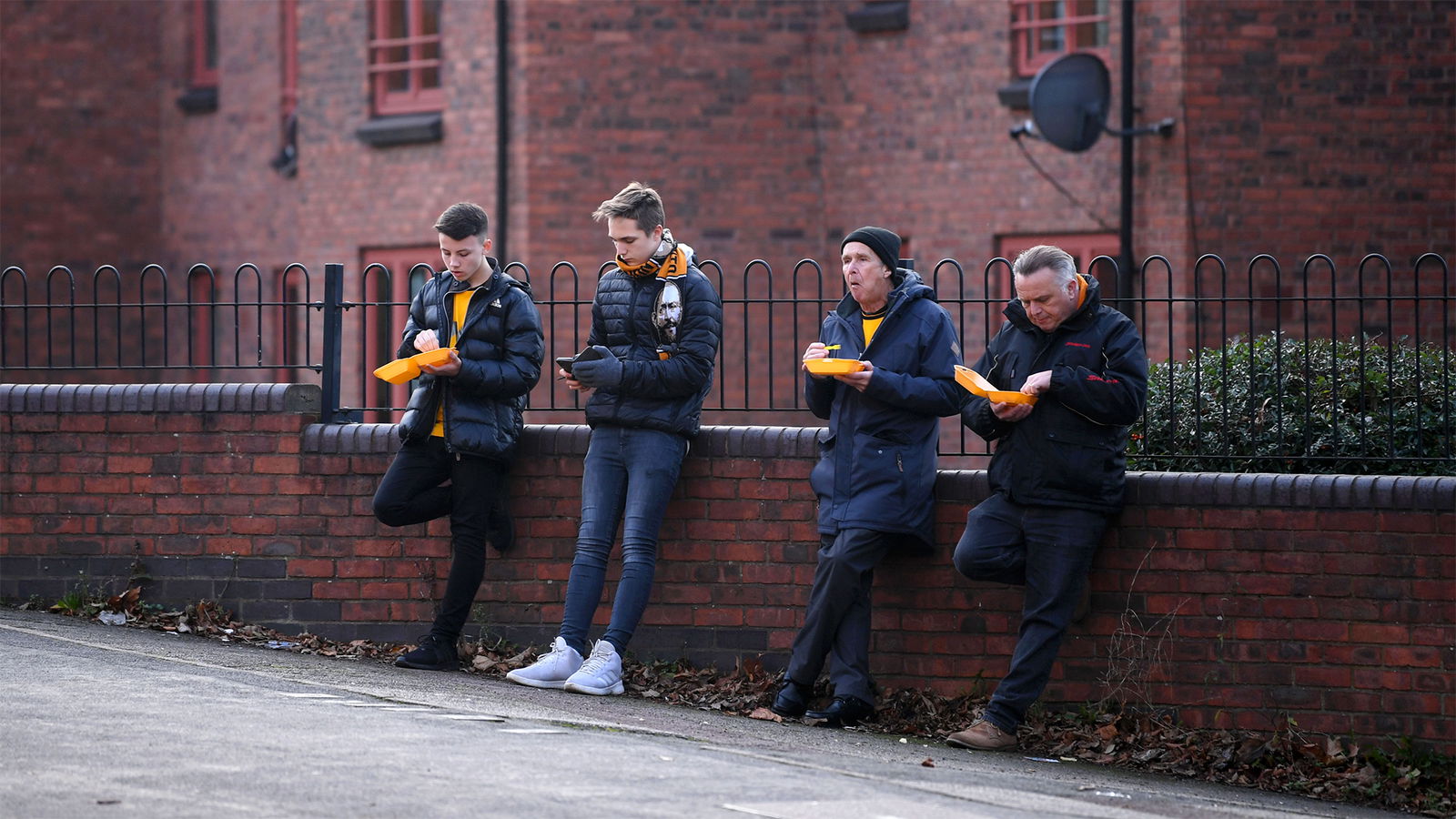 I bumped into a couple of Wolves fans in Whitley Bay… - NUFC The Mag