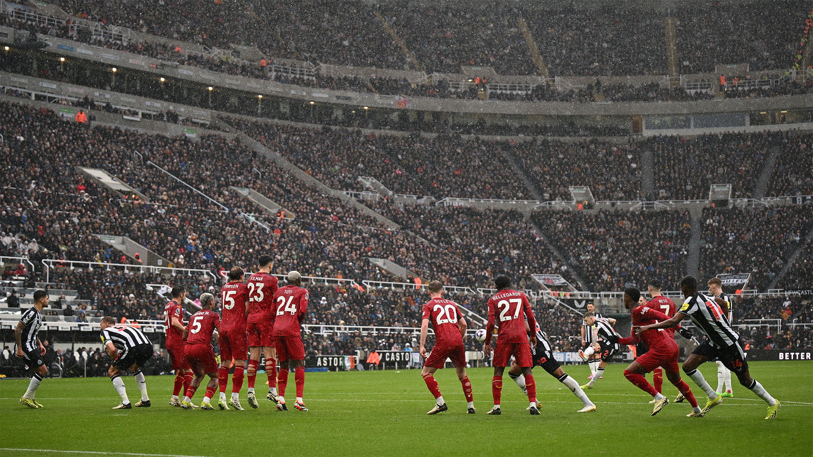 Wolves fans with plenty to say after losing 3-0 to Newcastle United ...